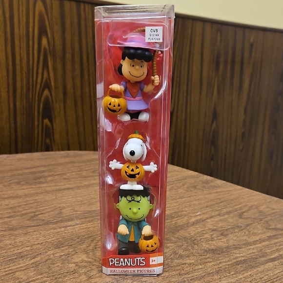 Peanuts | Toys | Peanuts Halloween Figures Set Lucy Snoopy Charlie ...
